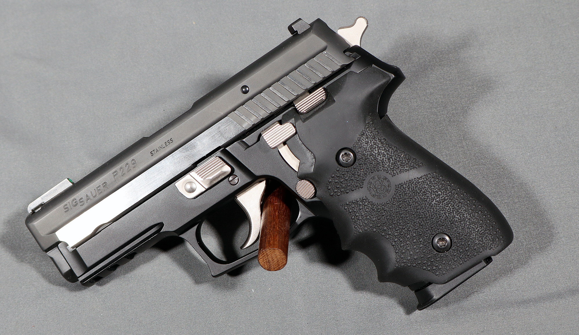 SIG Sauer ~ P229 ~ .40 S&W | Bass Pro Shops